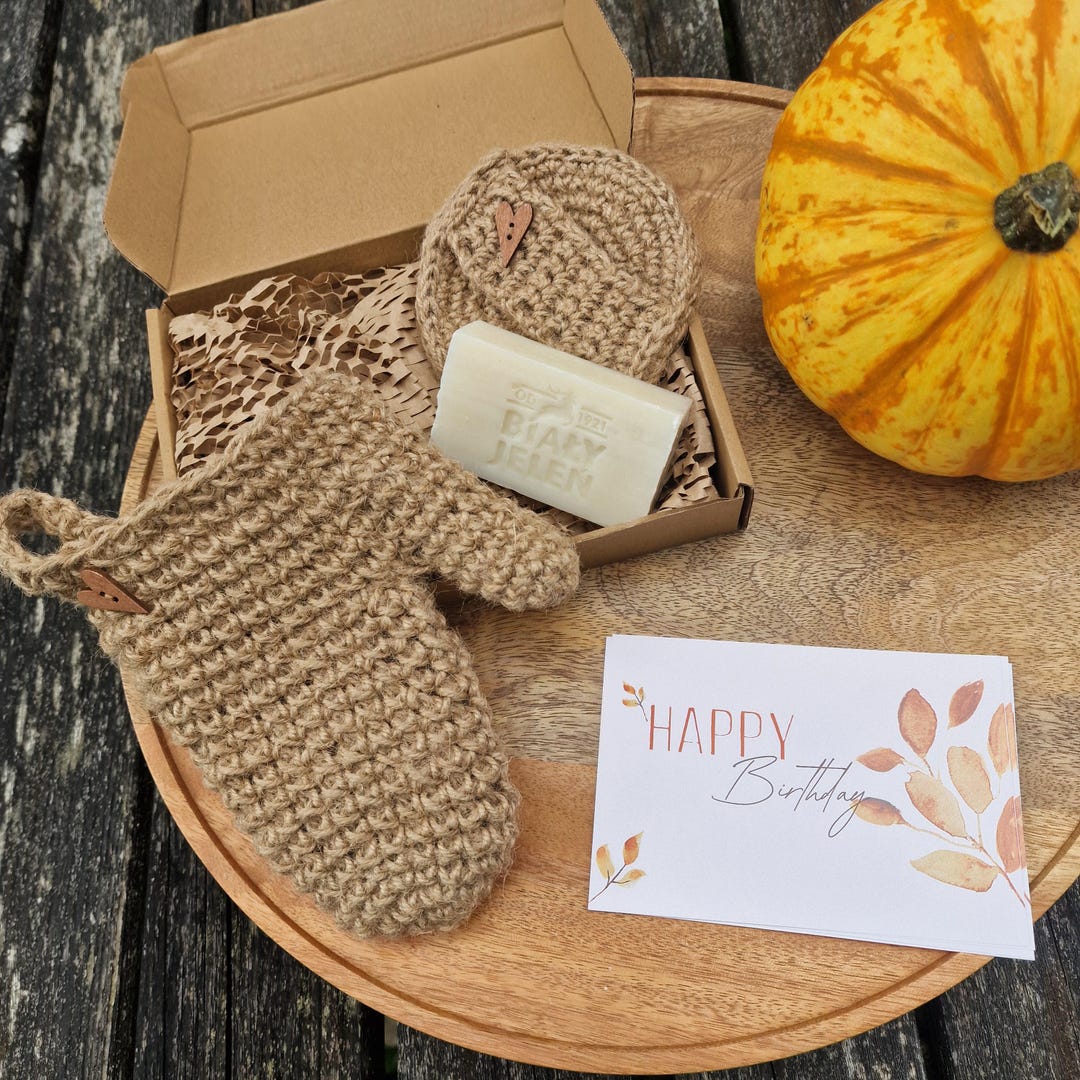 Scandinavian Spa Gift Set: Jute Scrub Mitt, Massage Pad ...