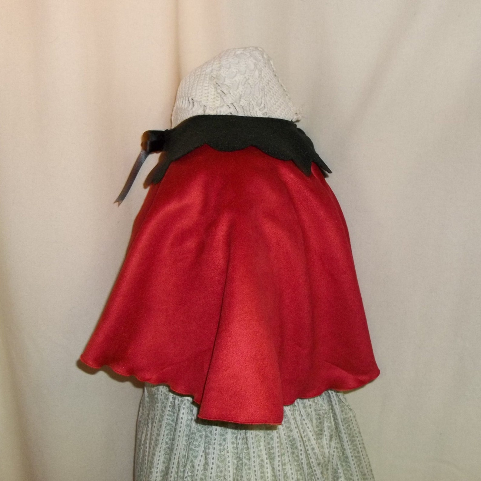 Red and Black Capelet Suede Costume Cape - Etsy