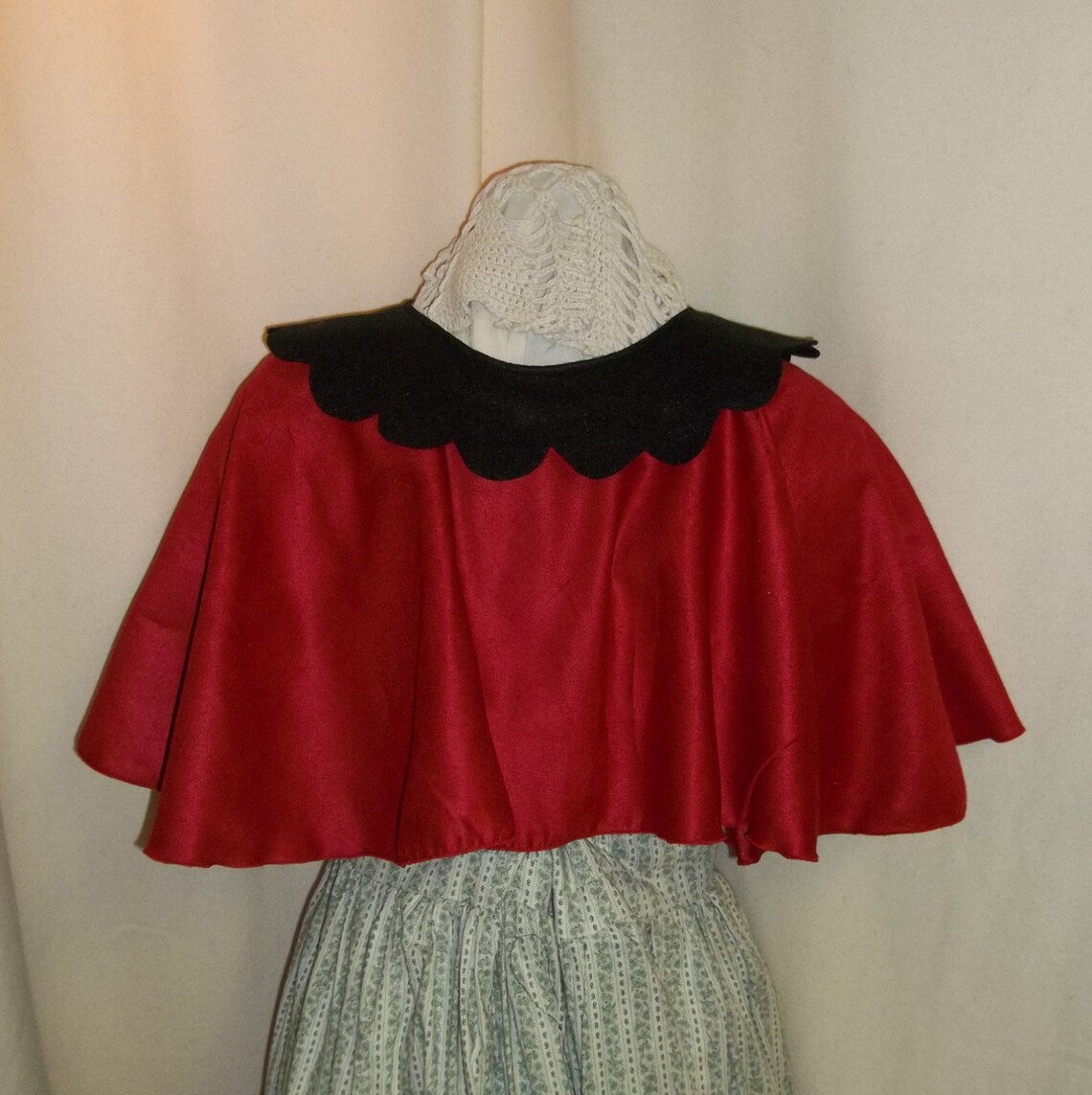 Red and Black Capelet Suede Costume Cape - Etsy