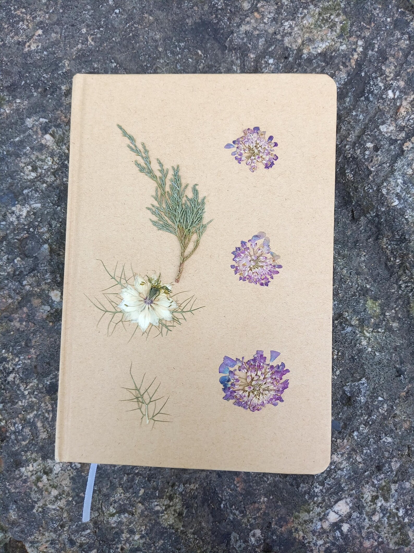 Pressed Flower Journal A5 – Botanical Notebook With Real Dried Flowers ...