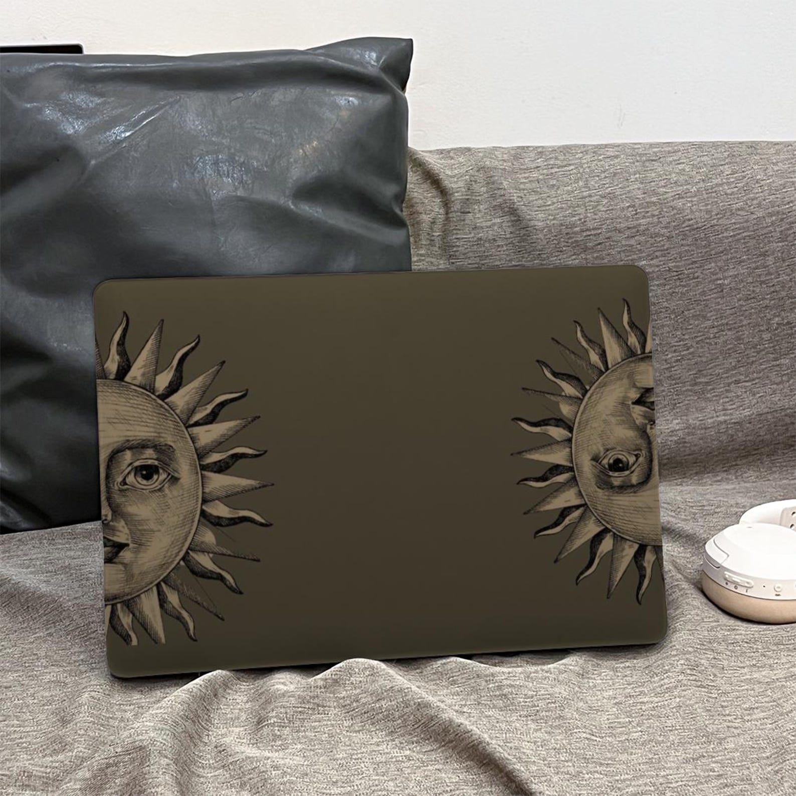 Vintage Sun Eyes New MacBook Case, Hard Laptop Case for MacBook Air15 ...