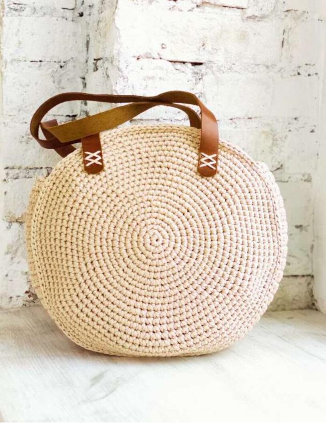 Modern Round Crochet Bag Pattern – Easy PDF Tutorial With Leather Strap ...