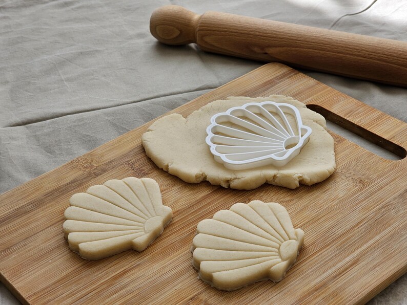 Seashell Cookie Cutter - Fondant Cake Decorating Icing. Perfect for ...