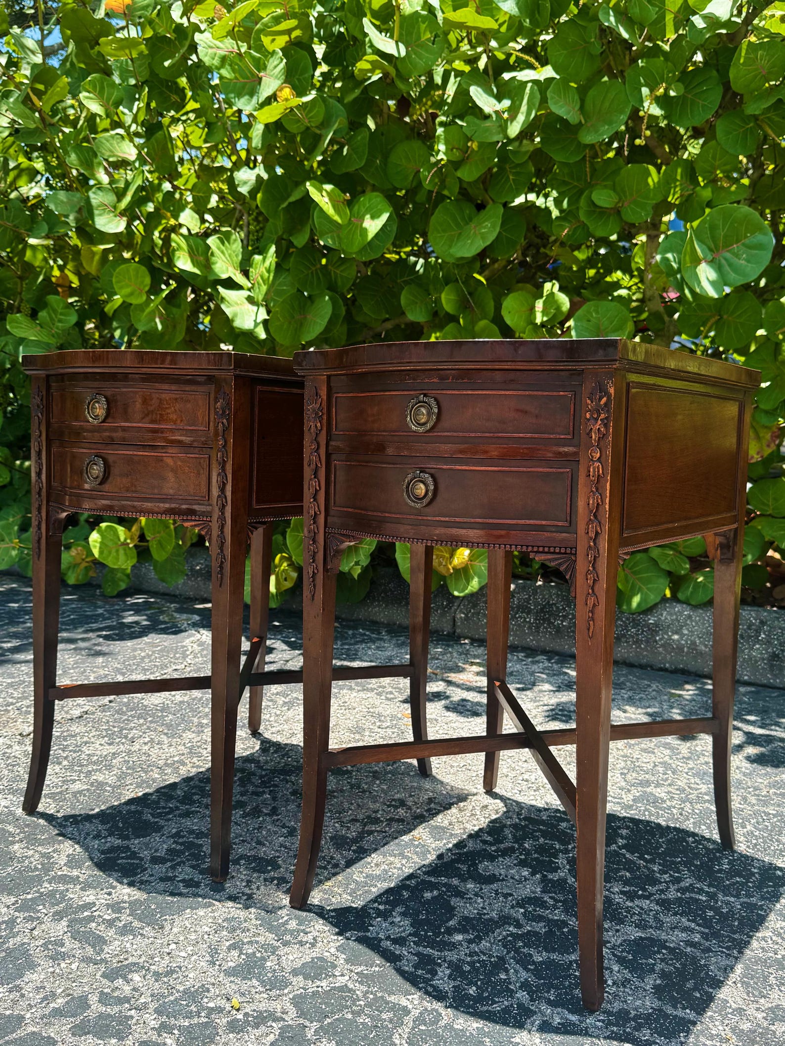 SOLD!!!! Antique Mahogany Side Tables – Deilcraft Pair With Carved Details - Etsy