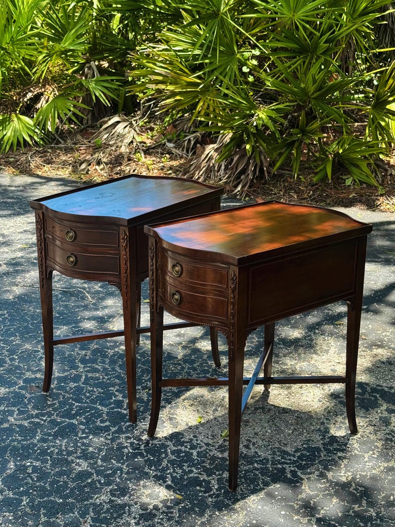SOLD!!!! Antique Mahogany Side Tables – Deilcraft Pair With Carved Details - Etsy