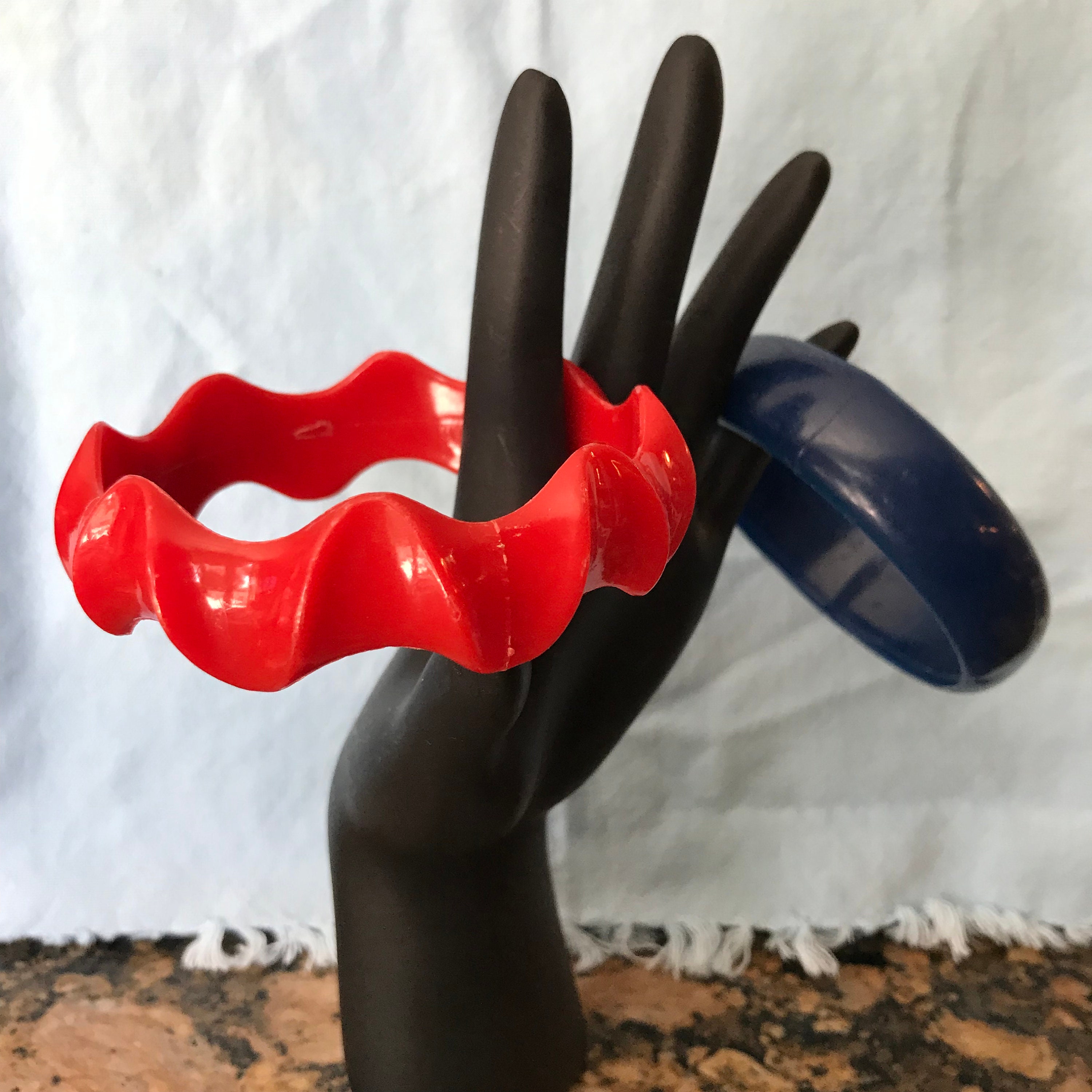 Vintage Retro Plastic Wavy Twisted Red Plastic Bangle Bracelet and Navy ...