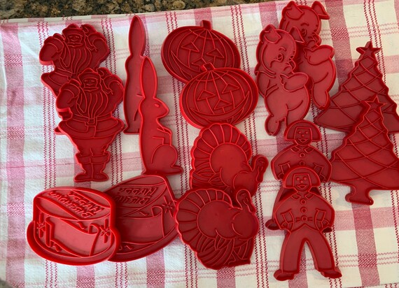 Price is for One Set Red Cookie Cutters Holiday Turkey Santa Pumpkin Bunny Ginger Bread Man Santa Christmas Tree Porky Pig Etsy Ireland