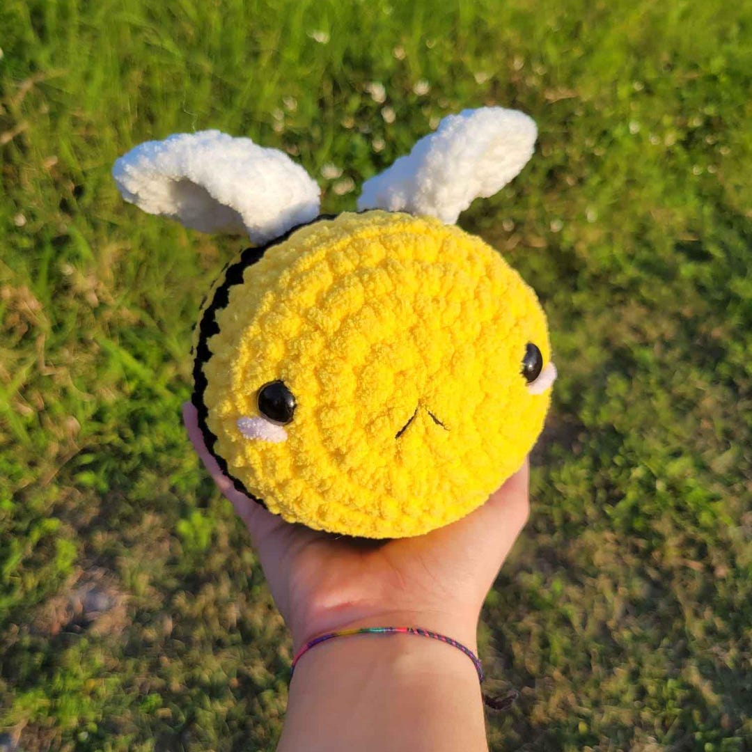 Cute Bee Crochet PLUSHIE / Gift for Kids - Stuffed Animal - Big Bee ...