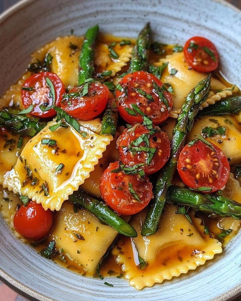 BESTES REZEPT Für Ravioli Primavera mit Spargel und Cherrytomaten im ...