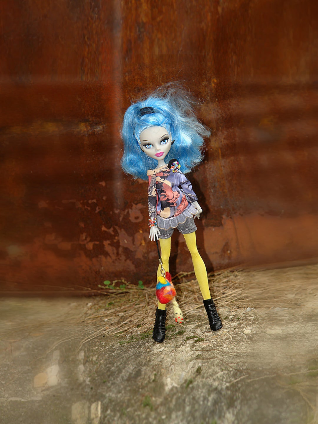 Monster Outfit, T-shirt With Lace, Gray Jeans Shorts, Yellow Pantyhose ...