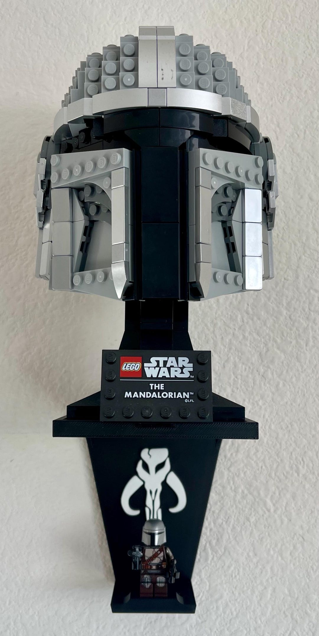 LEGO Star Wars the Mandalorian Helmet Wall Mount With Mythosaur Logo ...