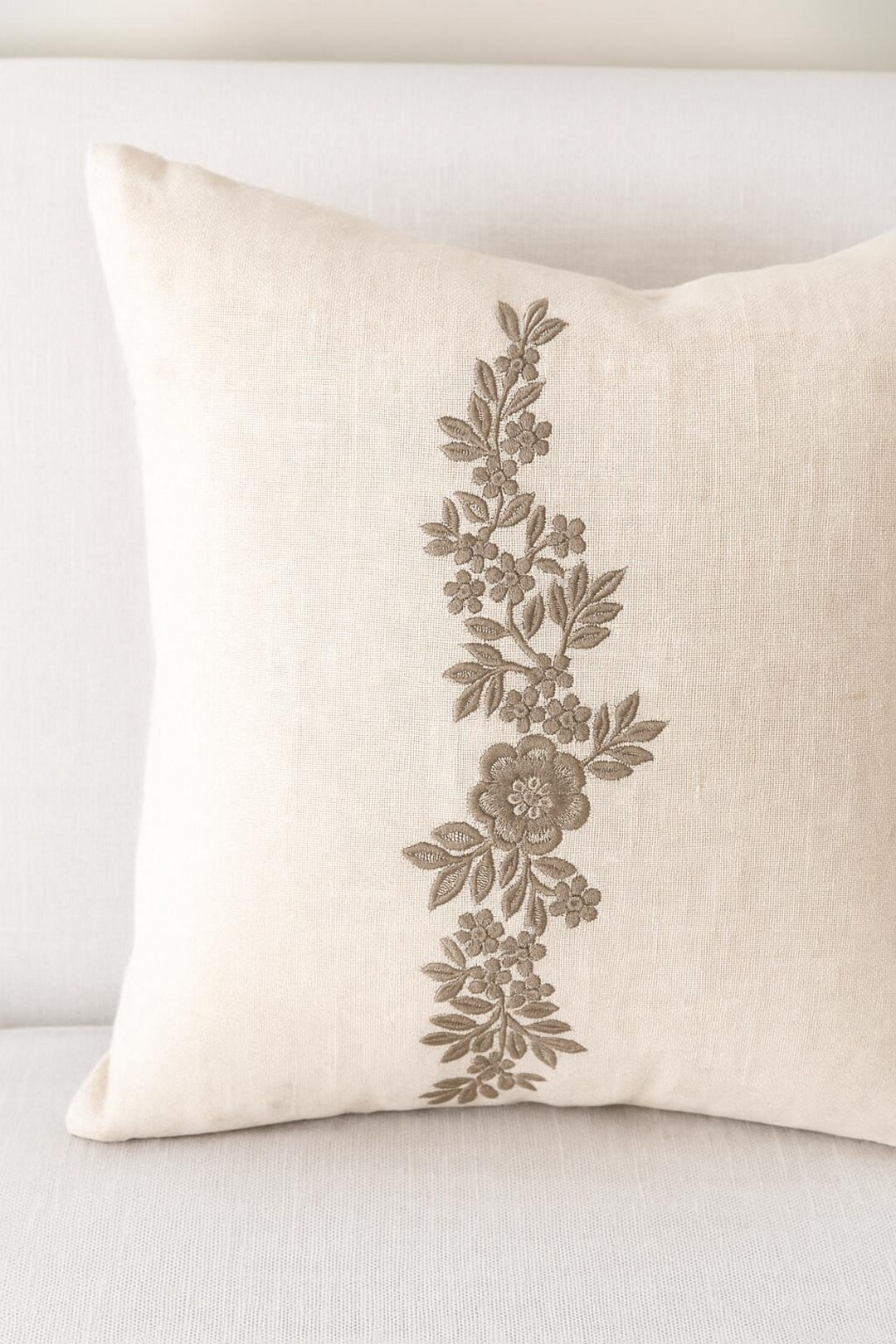 Vertical Floral Border Embroidery Design – Single Color | Machine ...