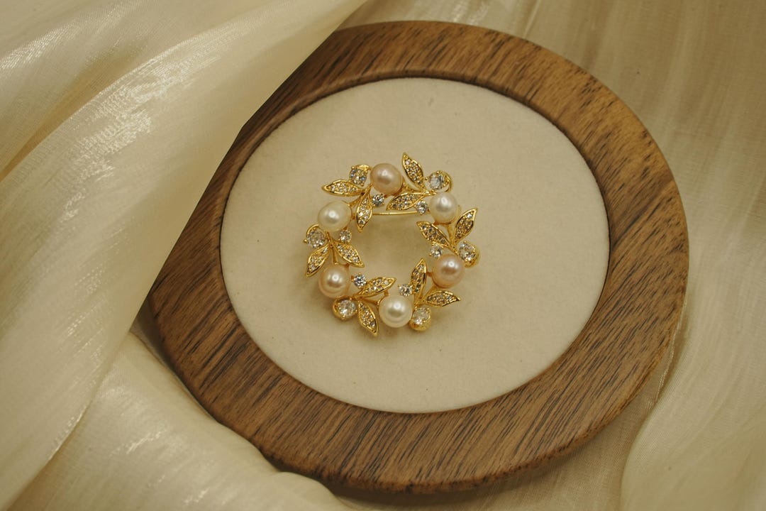 Pearl Floral Wreath Brooch Pin - Etsy