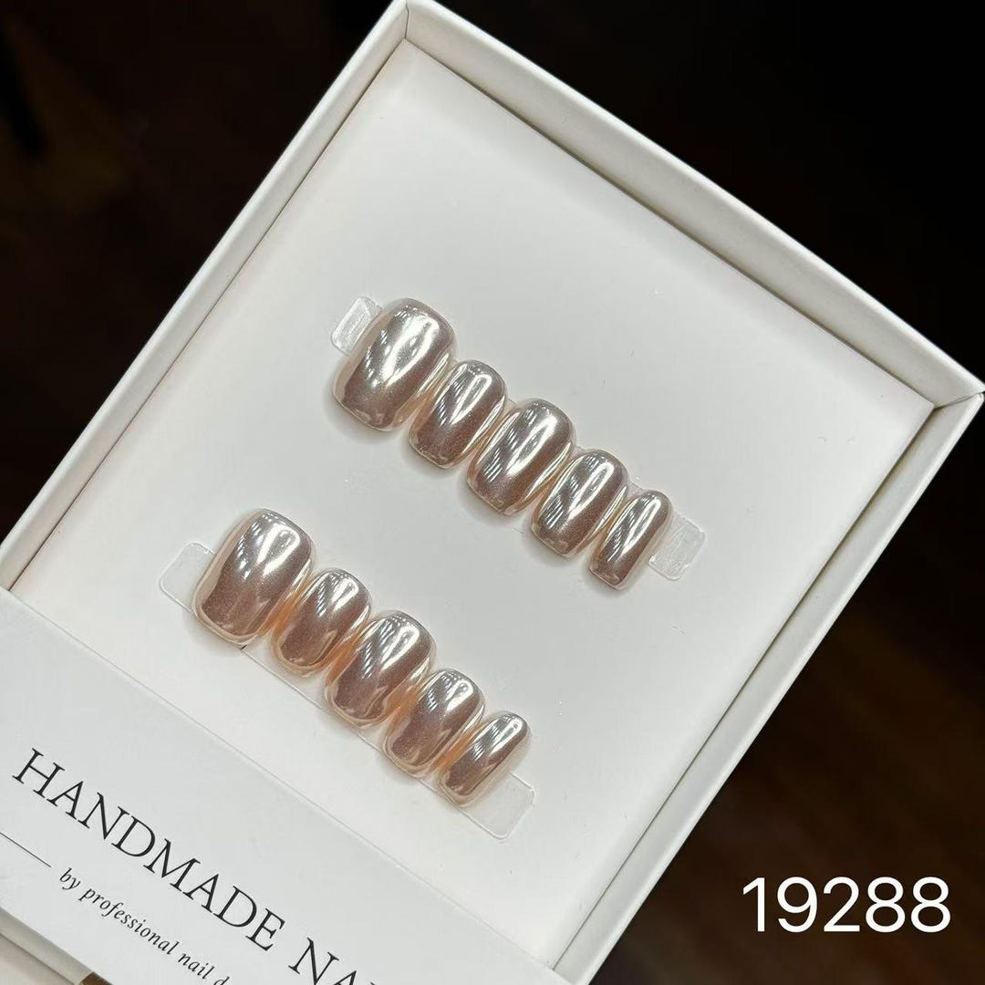 Almond Pink Mirror Nails | Custom Hand-painted Nails | Almond Reusable ...