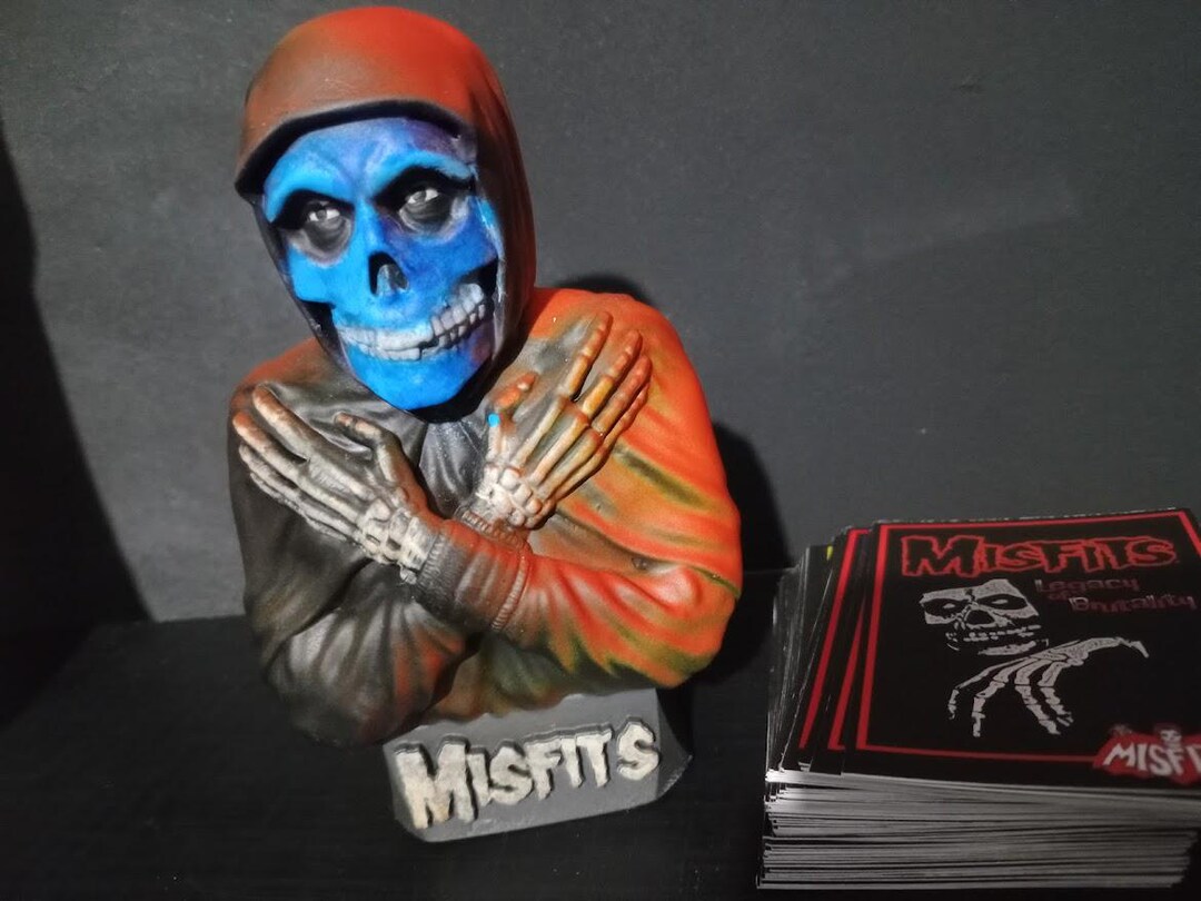 Misfits Trading Cards Complete Set , and Bust of the Crismoson Ghost ...
