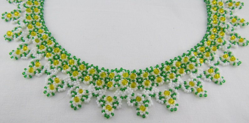 Daisy Collar Necklace | Etsy