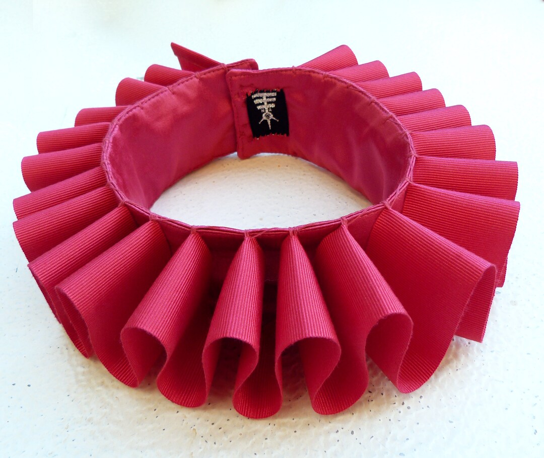 Fuschia Ruffle Collar: Burlesque Circus Costume - Elizabeth Style - Etsy