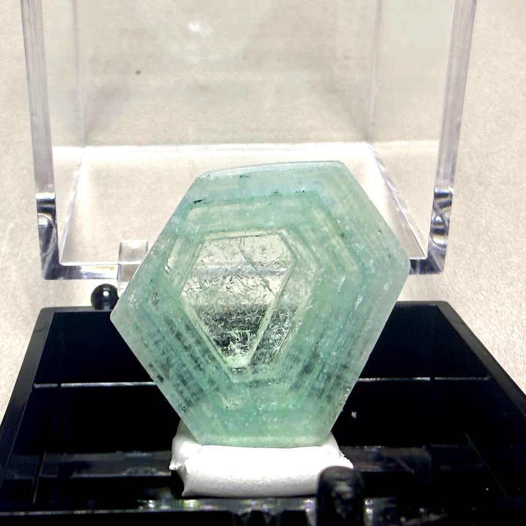 Nigeria Emerald Raw Crystal, Hexagonal Mineral Specimen - Etsy