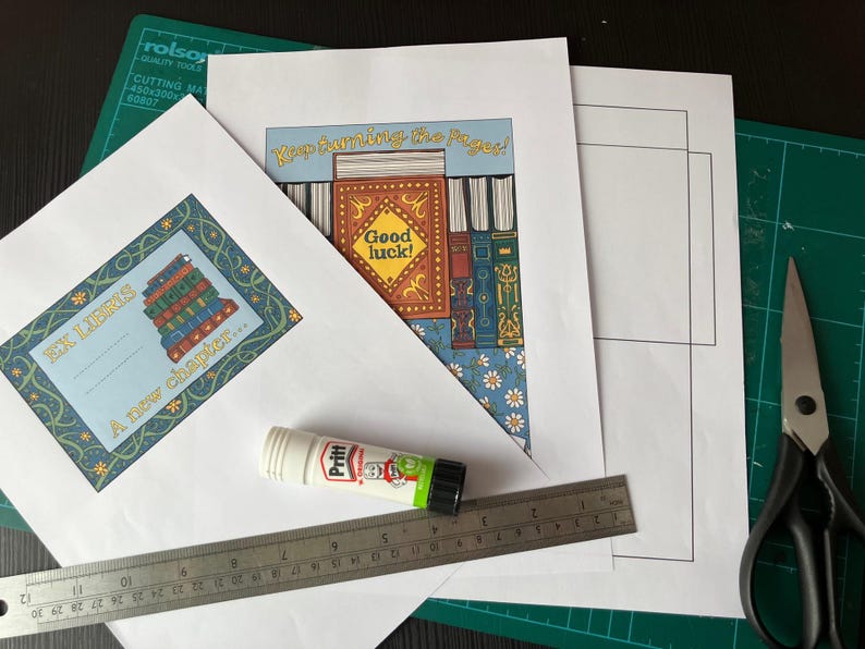 Book Lovers Good Luck Pop-up Card: DIY Template (printable PDF Card ...