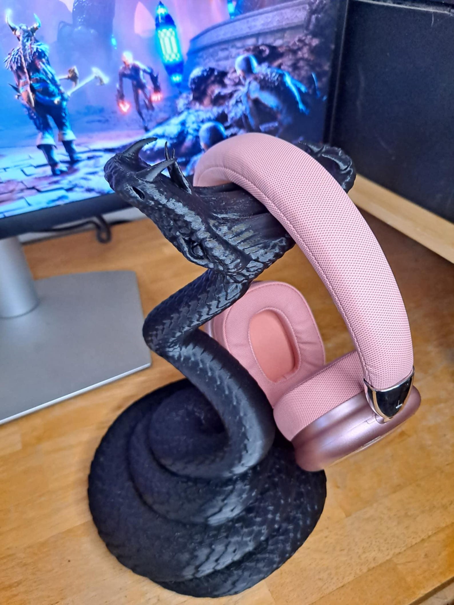 Unique Snake Headphones Stand, Snake Headphone Holder, Attacking Snake ...