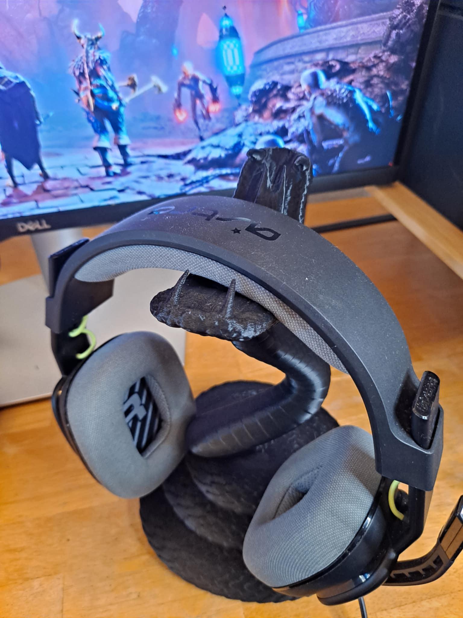 Unique Snake Headphones Stand, Snake Headphone Holder, Attacking Snake ...