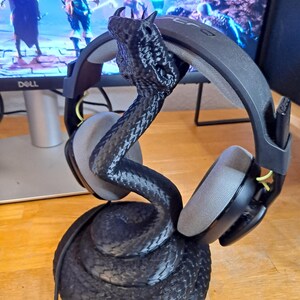 Unique Snake Headphones Stand, Snake Headphone Holder, Attacking Snake ...