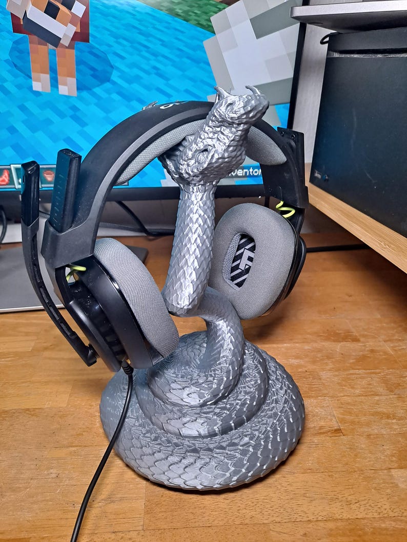 Unique Snake Headphones Stand, Snake Headphone Holder, Attacking Snake ...
