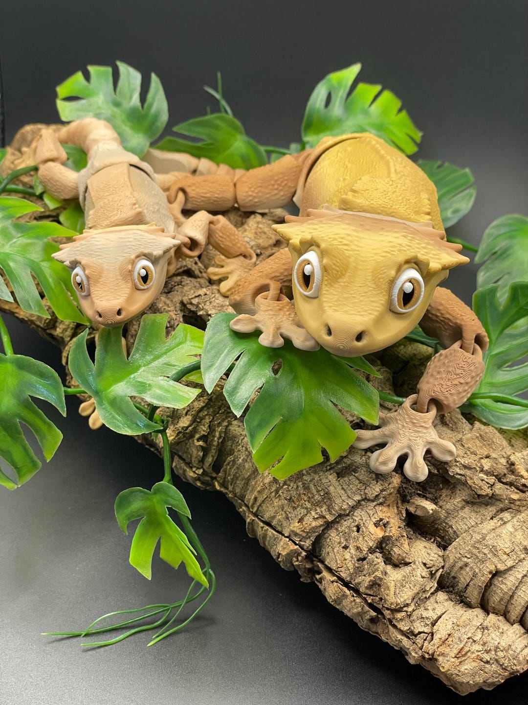 3D Printed Articulating Crested Gecko: Posable Lizard Figure - Etsy