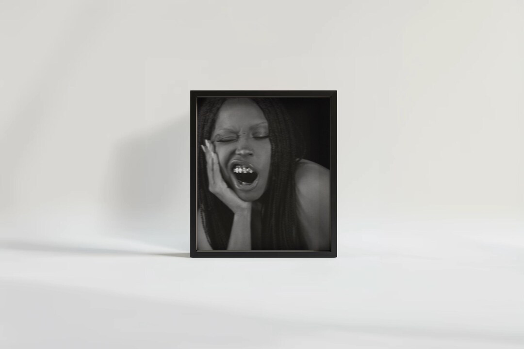 Erykah Badu Poster – High-quality Photography Print, Iconic Celebrity ...