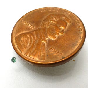Loose Green Diamond Brilliant Round 1.3mm Tiny Little Diamond ONE Stone ...