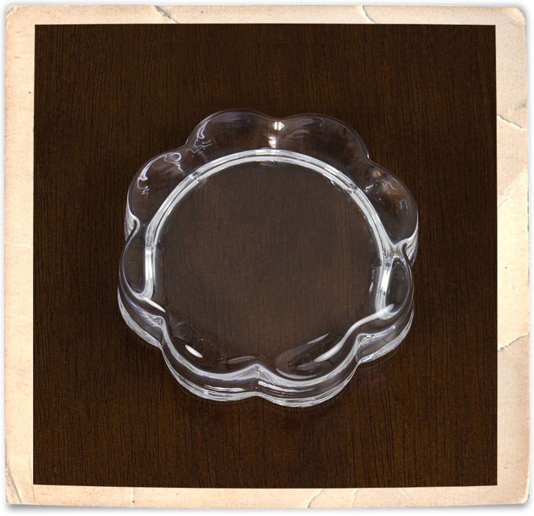 Scalloped Paperweight Frame Glass Paperweights Designed to Display ...