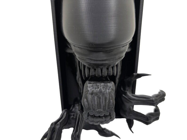 Xenomorph From Aliens Book Nook Shelf Decoration Decor Bookend ...