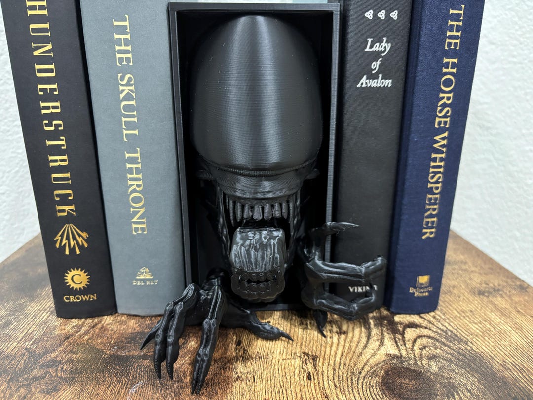 Xenomorph From Aliens Book Nook Shelf Decoration Decor Bookend ...