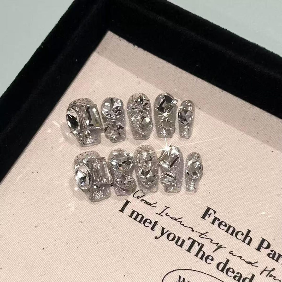 Shiny Rinestone Press-on Nails | 3D Rhineston, Glitter Gothic/jirai-kei ...