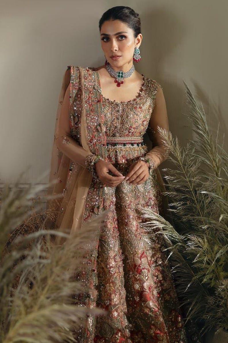 Vestido de novia pakistaní e indio hecho a mano / Traje de invitada de ...
