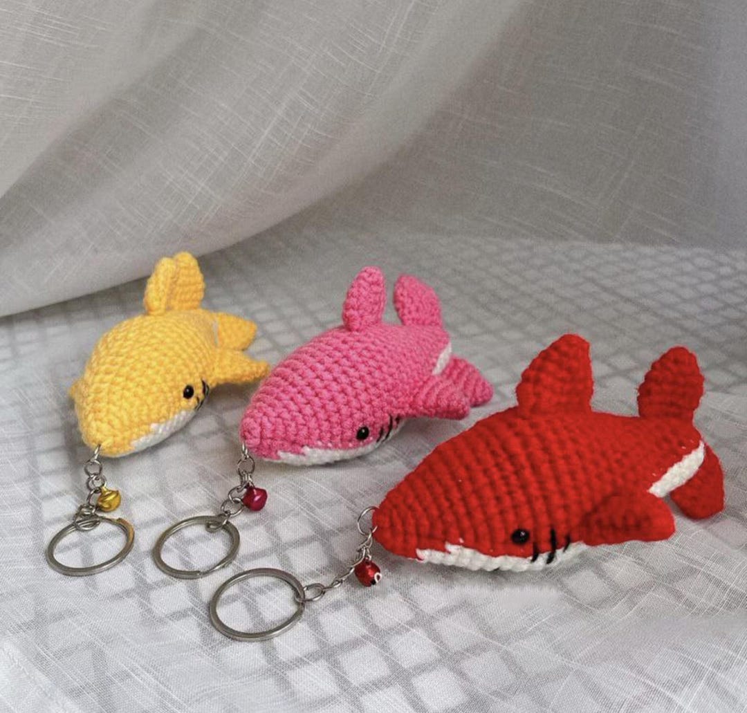 BABY SHARK Keychain Crochet Pattern. Mini Fish Toy Amigurumi. Blue and ...