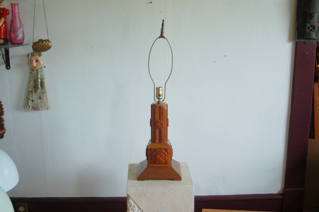 Unusual Tramp Art Table Lamp Vintage / Antique Carved Inlay Wood Table ...