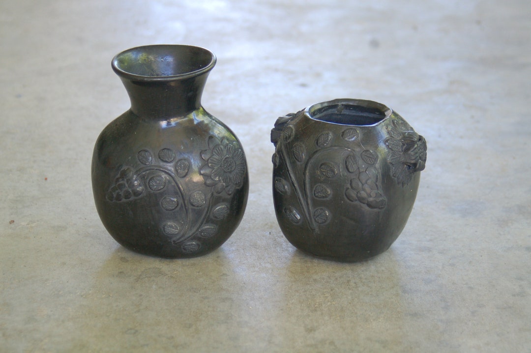Beautiful Pair of Dona Rosa SB Coyotepec Oaxaca Mexico, Signed Barro ...