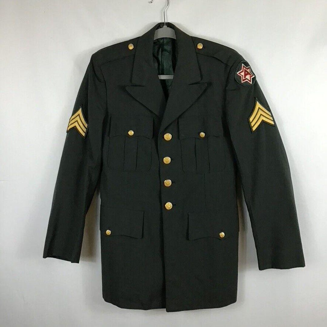 Vietnam War Era Men's US Army Coat 35L Sergeant Chevron SSI Sixth US ...