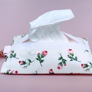 Handmade Floral Tissue Pouch With Clip – Refillable Travel Tissue ...