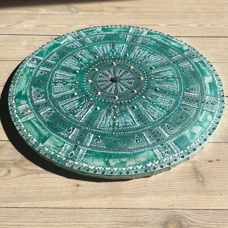 Echo of Atlanta - Mandala on a Round Canvas in Shades of Pearl, Green ...