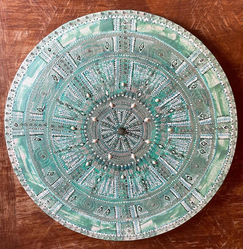 Echo of Atlanta - Mandala on a Round Canvas in Shades of Pearl, Green ...