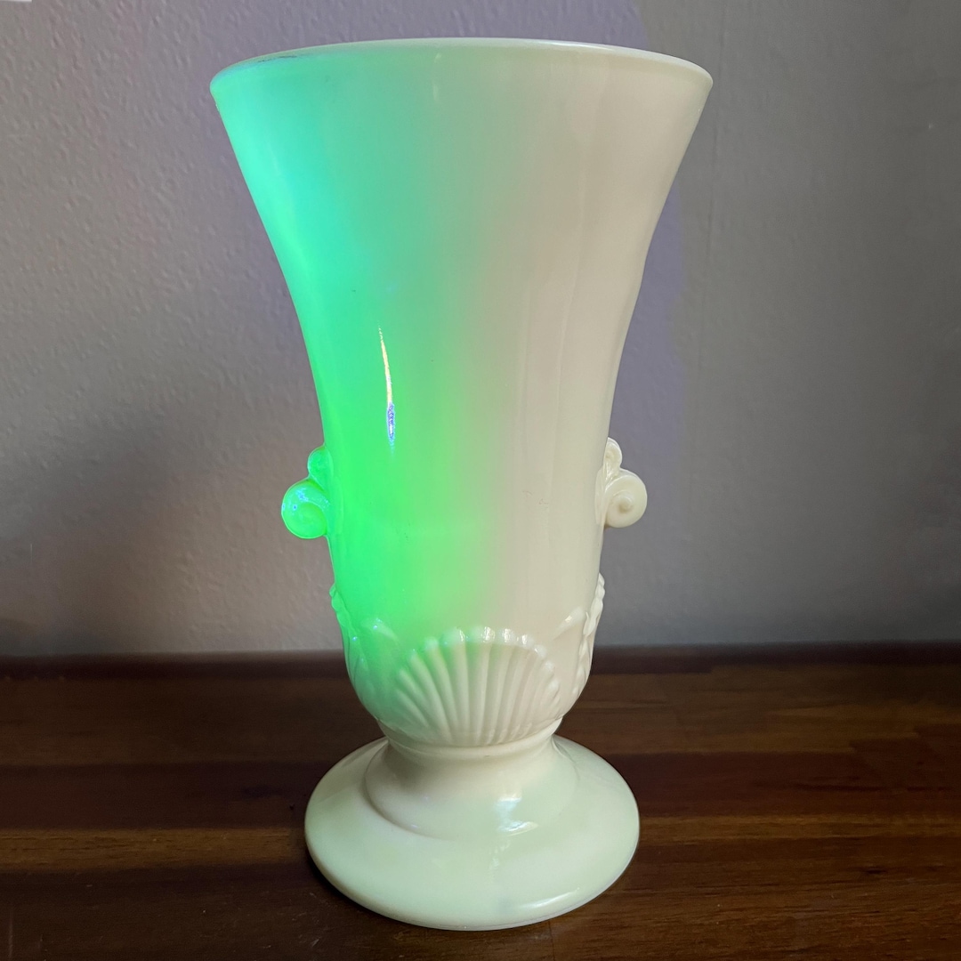 Vintage Uranium Ivory Milk Glass Vase | Vitrock Anchor Hocking | Art ...