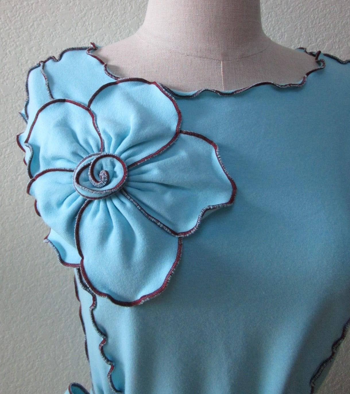 Aqua Color Sleeveless Top With 2 Roses Decoration and a Belt for ...