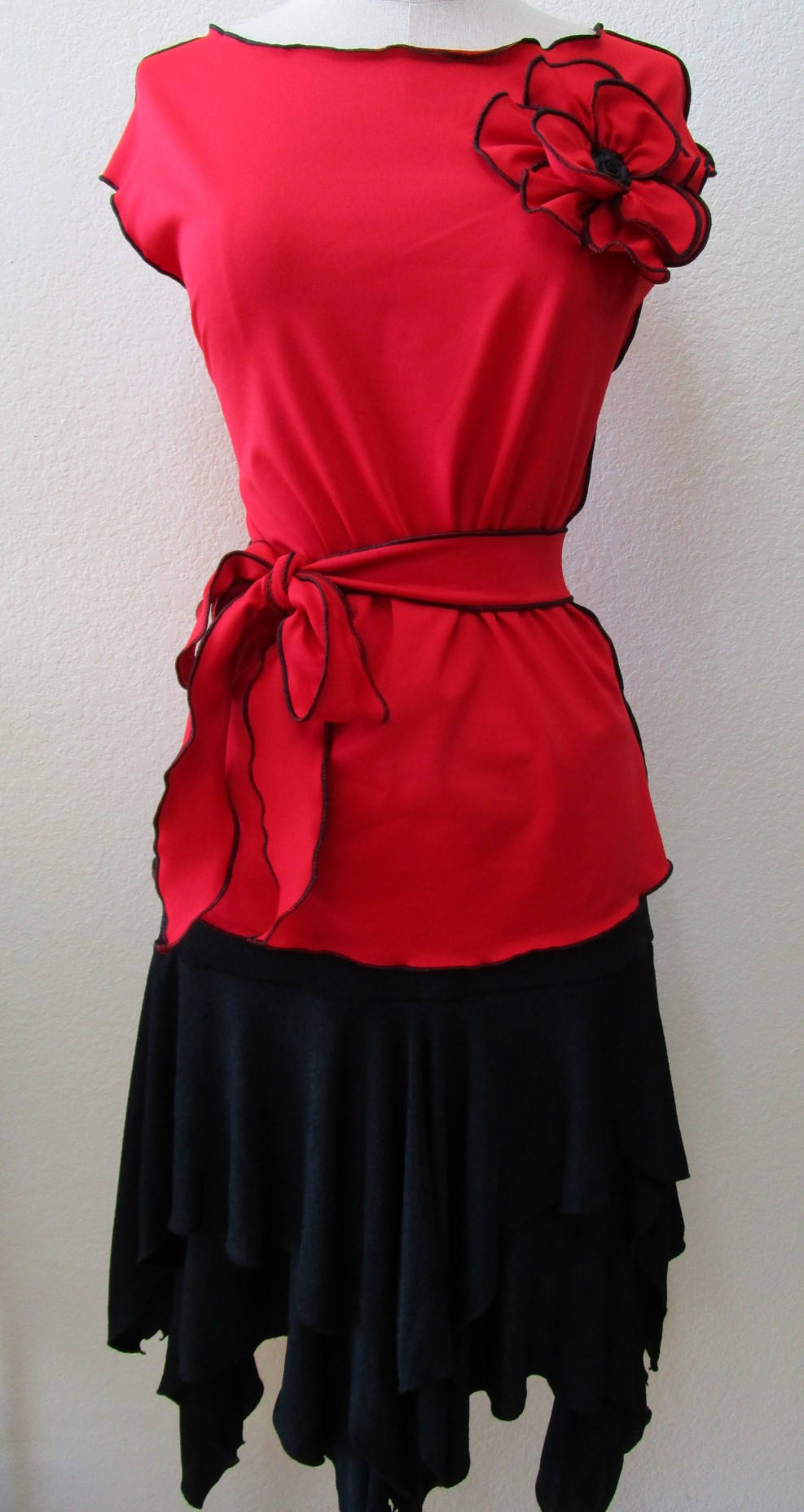 Lovely Red Top With Rose Decoration Just a Good Time for Your Party ...