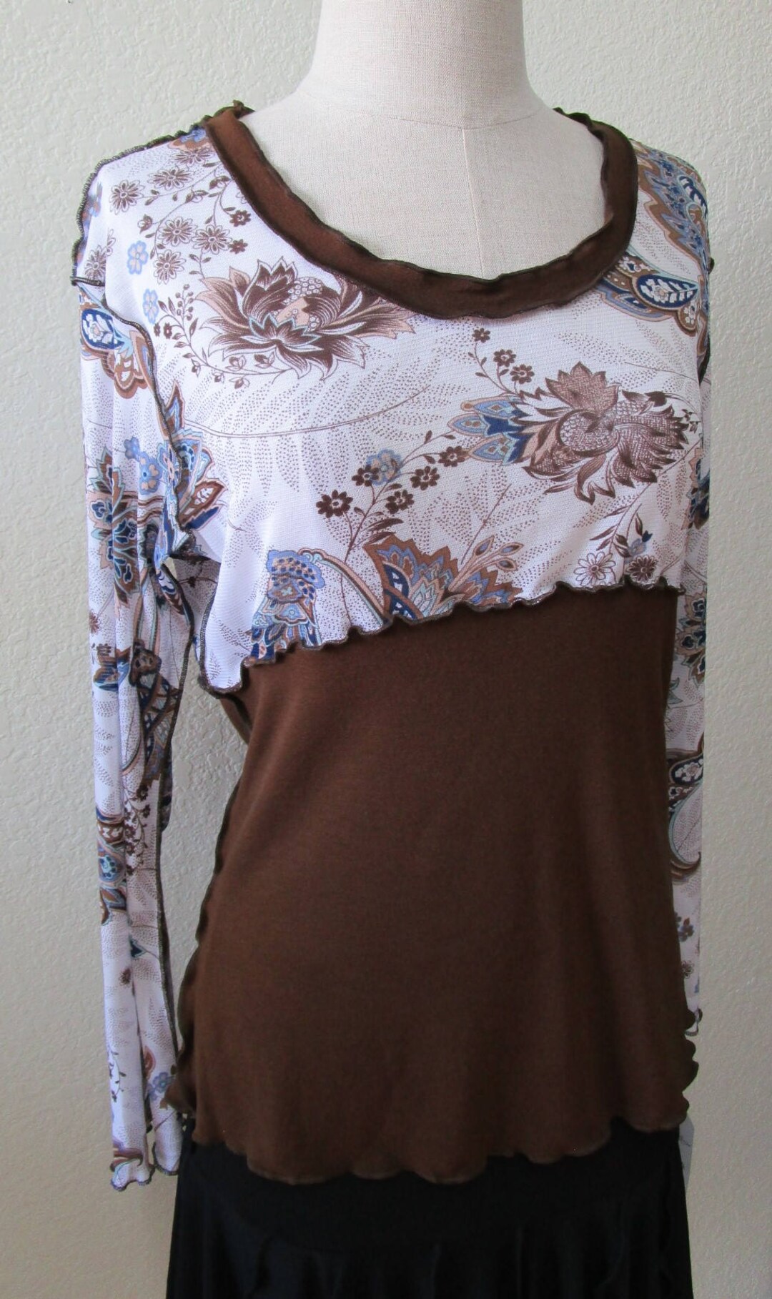 This is a Brown Color Color Top With Floral Print Pattern Plus Made in ...