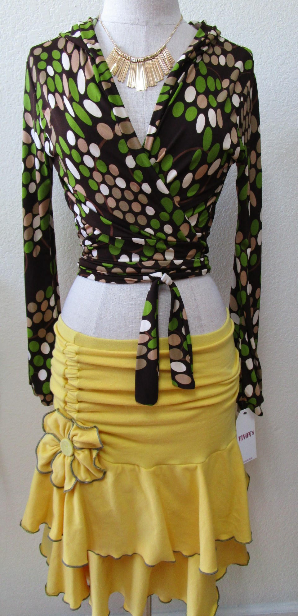 Maize Color With Elastic Gathering Design Knee Length Skirt With Two ...