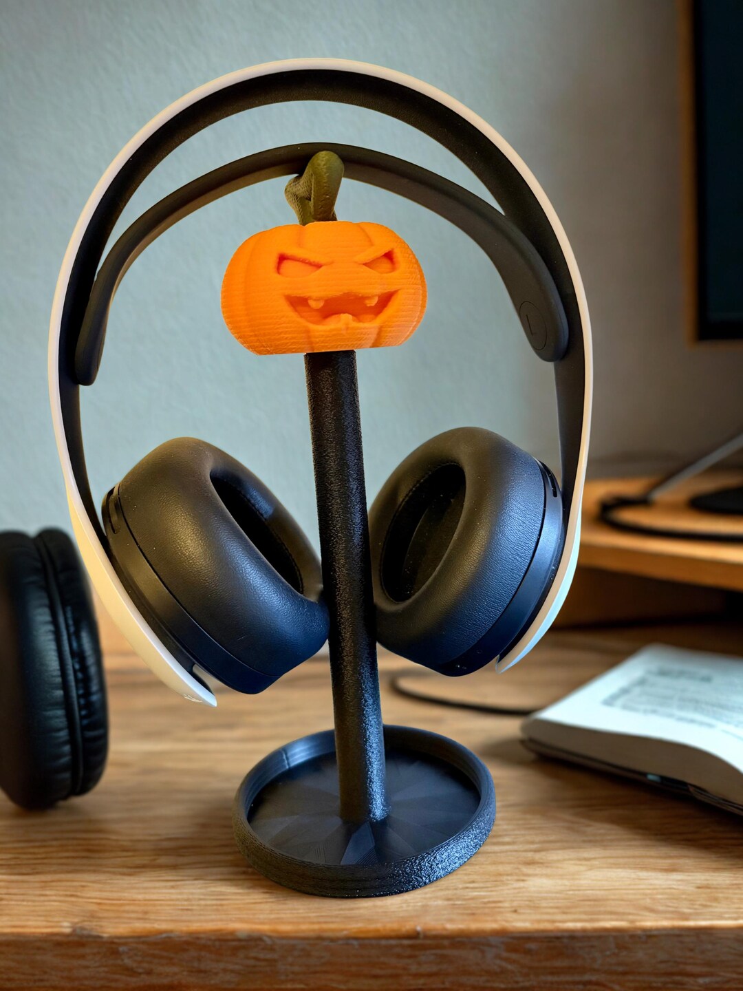3D Printed Scary Pumpkin Headphone Stand - Halloween Gamer Desk Decor ...