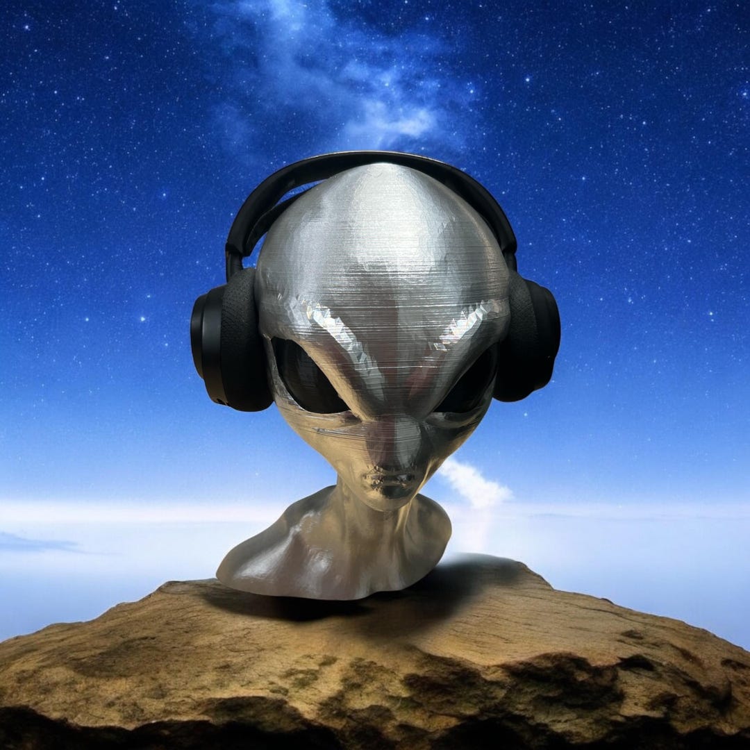 Alien Headphone Stand – Unique Sci-fi Headset Holder for Desk or Gaming ...