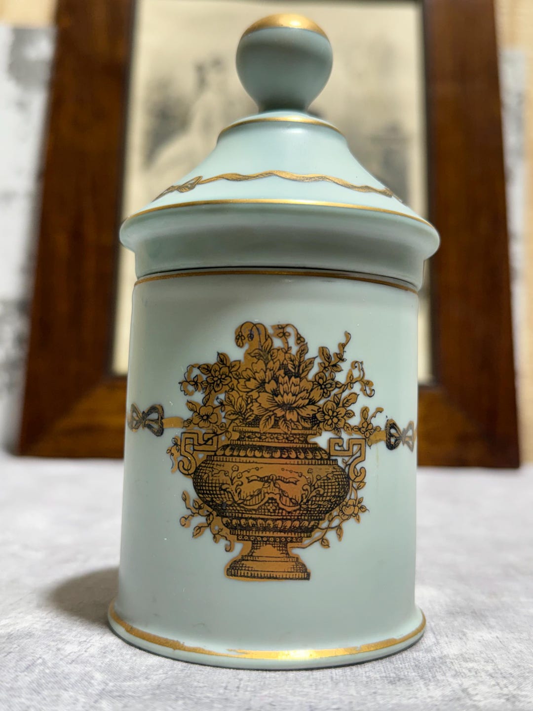 Hand-painted Ardalt Lenwile Japan Porcelain Lidded Jar – Gold European ...